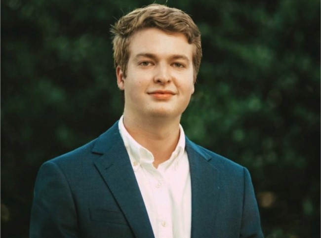 Pedro Gomez: A Rising Star in Pre-Medical Education at Washington ...