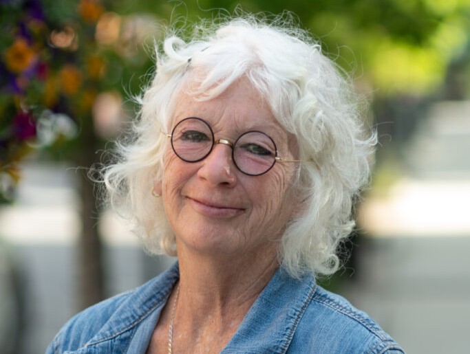 Linda Hutchinson: Inspiring Artist & Teacher